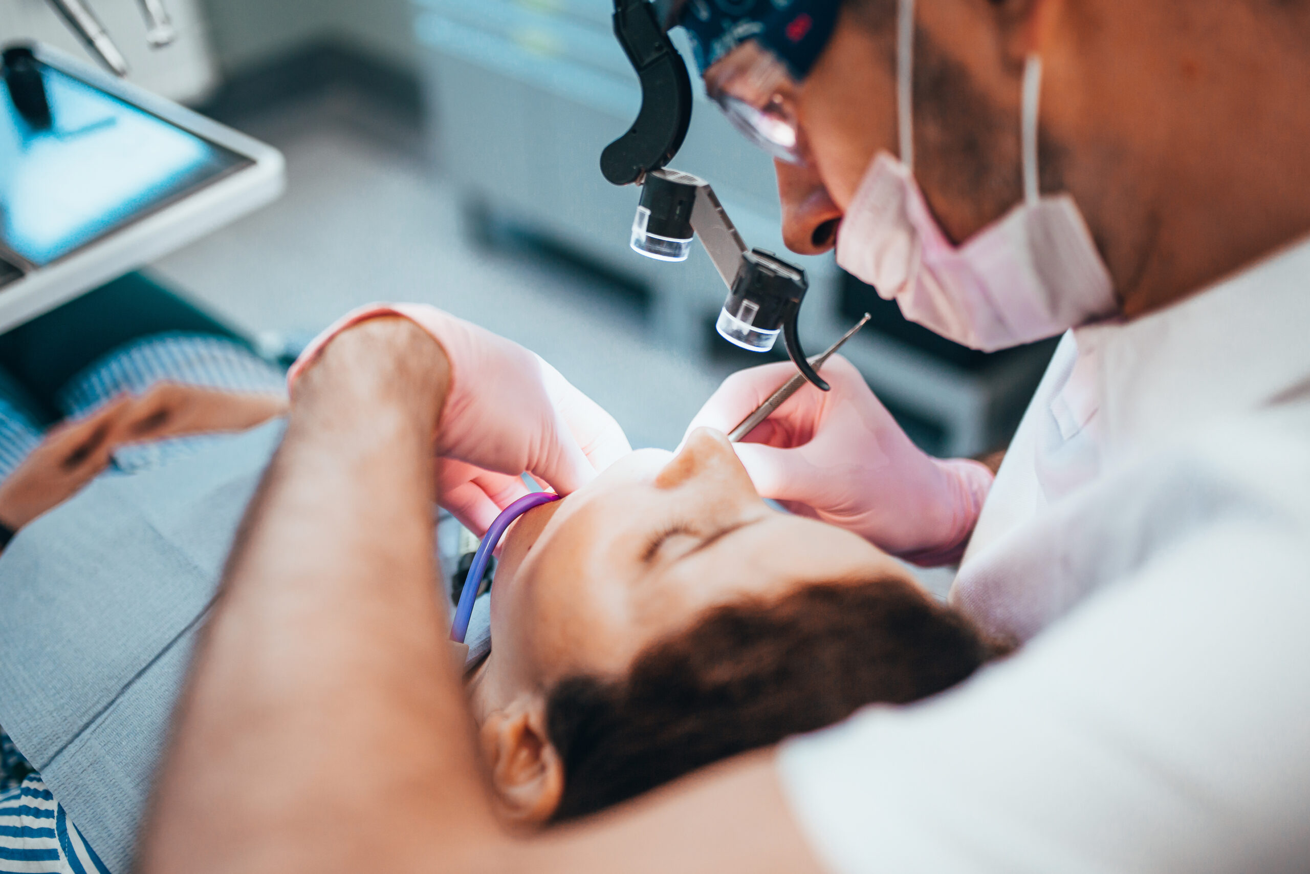 Common Signs and Symptoms That Indicate You May Need Endodontic Treatment Common Signs and Symptoms That Indicate You May Need Endodontic Treatment